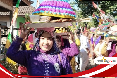Tradisi Mangan Barema di Desa Budaya Tatede Sumbawa: Melestarikan ...